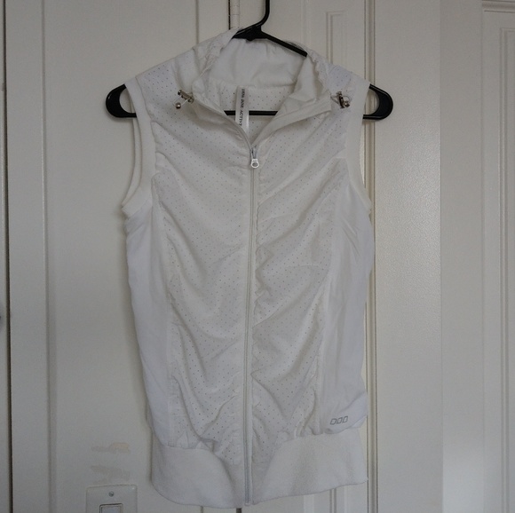 Lorna Jane | Jackets & Coats | Lorna Jean White Vest | Poshmark